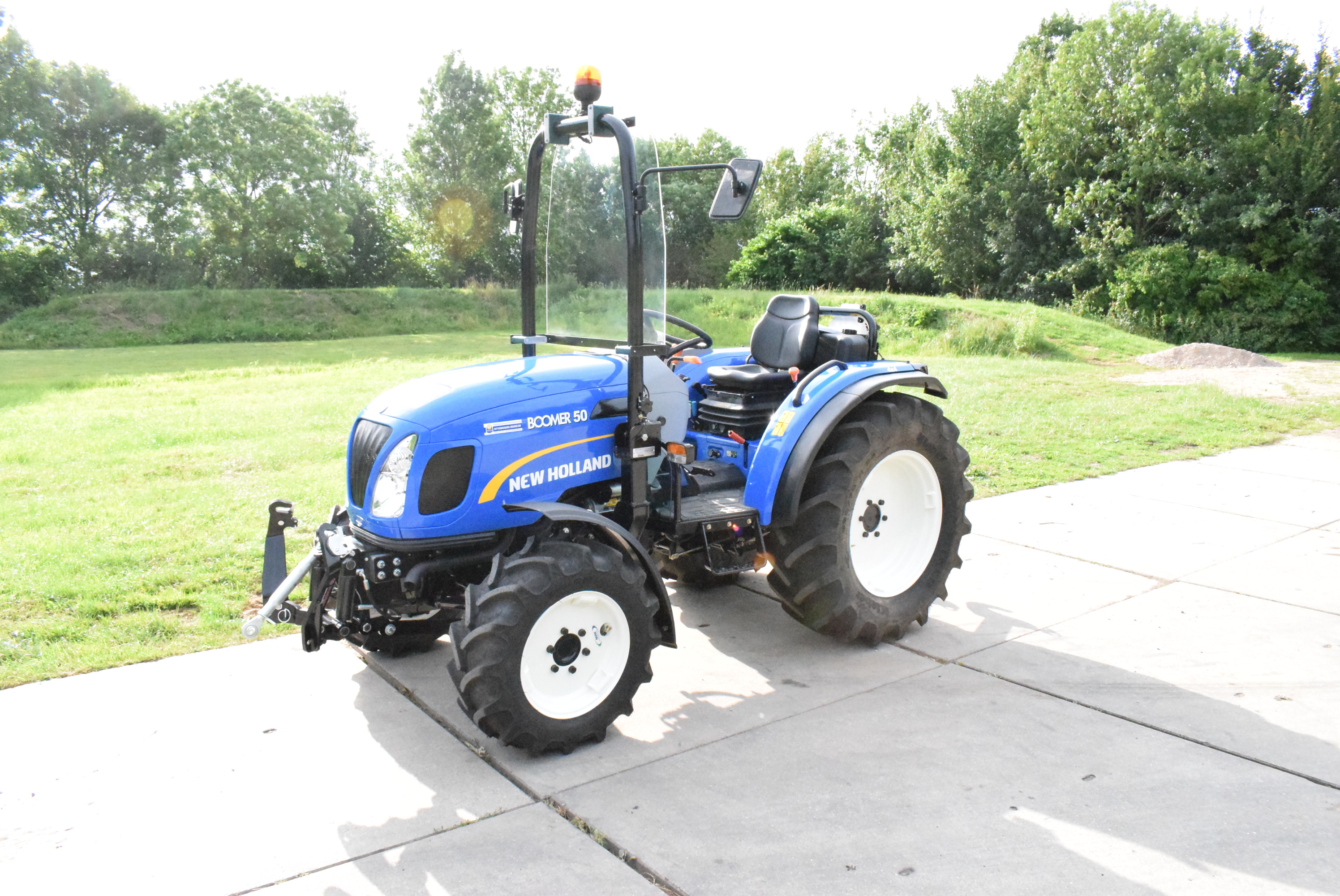 Nieuwe New Holland Boomer 50 Voor Staatsbosbeheer Uittenbogerd Nieuwe New Holland Boomer 50 Voor Staatsbosbeheer Uittenbogerd